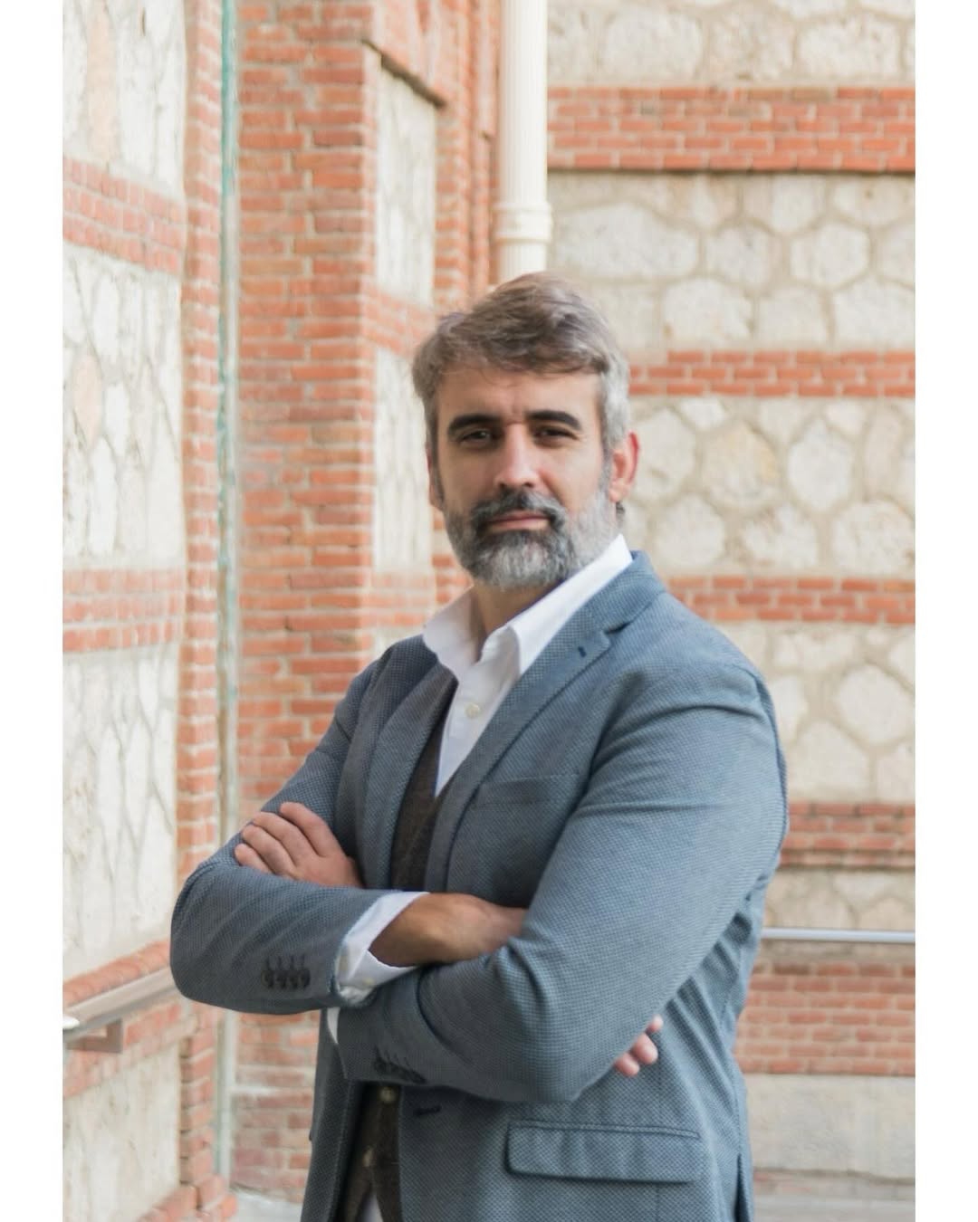 16 Timeless Grey Beard Styles That Command Respect - Alpha Vibe