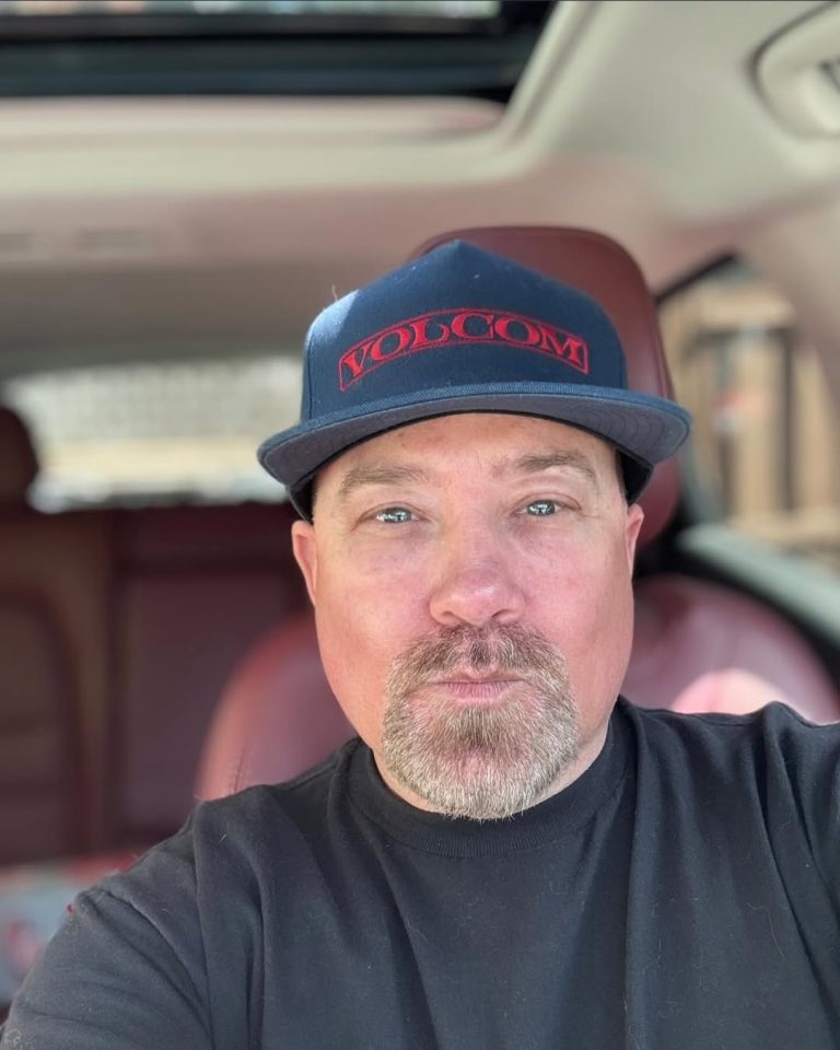 16 Timeless Grey Beard Styles That Command Respect - Alpha Vibe